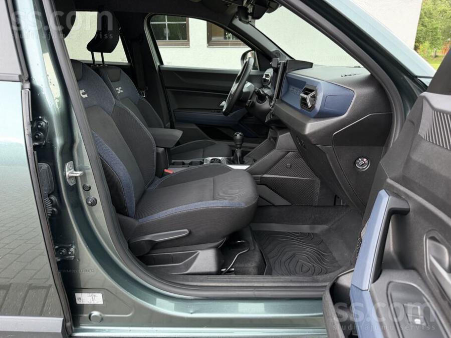Green Dacia Duster 2024 in Ogre, with an engine capacity of 1.20 L and mileage of 62 thousand km for 19900 €, photo 15 on AUTOMOTO.COM.LV