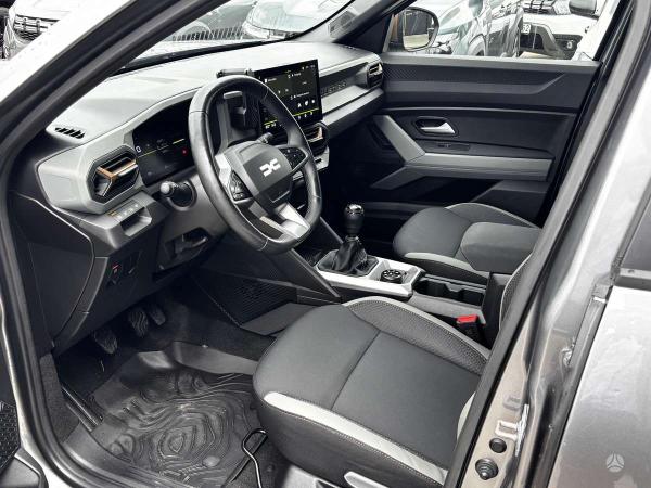 Green Dacia Duster 2024 in Vilnius, with an engine capacity of 1.20 L and mileage of 104 thousand km for 18000 €, photo 6 on AUTOMOTO.COM.LV
