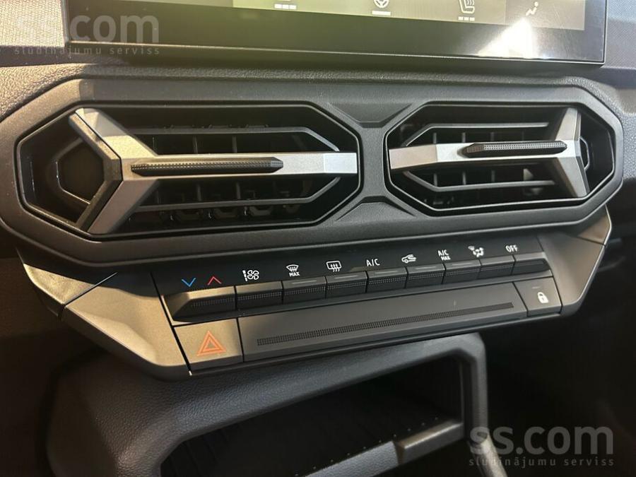 Green Dacia Duster 2026 in Daugavpils, with an engine capacity of 1.20 L and mileage of 13 thousand km for 27325 €, photo 18 on AUTOMOTO.COM.LV