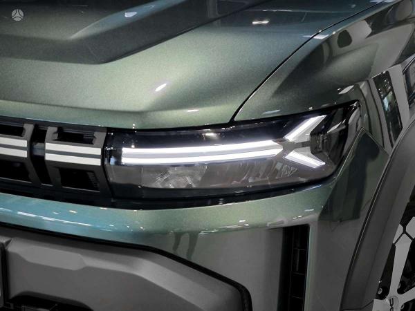 Green Dacia Duster 2026 in Kaunas, with an engine capacity of 1.20 L and mileage of 0 thousand km for 24140 €, photo 3 on AUTOMOTO.COM.LV