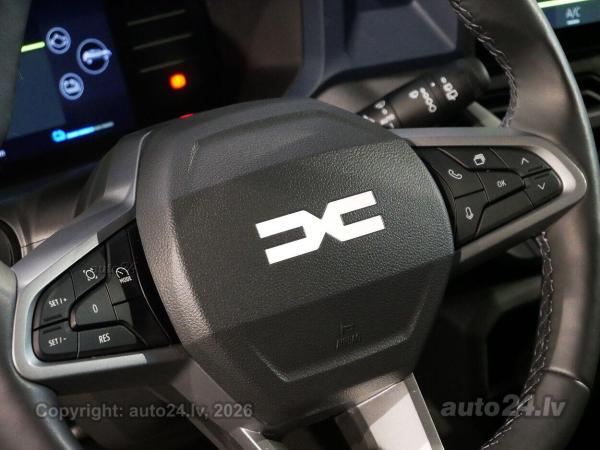 Green Dacia Duster 2024 in Tallinn, with an engine capacity of 1.60 L and mileage of 15 thousand km for 24490 €, photo 11 on AUTOMOTO.COM.LV