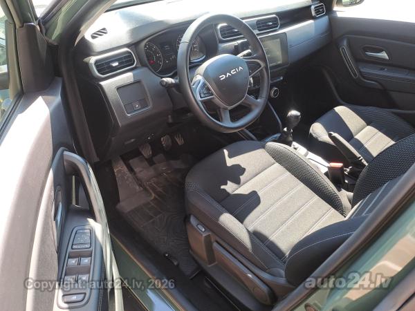 Green Dacia Duster 2024 in Tartu, with an engine capacity of 1.50 L and mileage of 36 thousand km for 17200 €, photo 4 on AUTOMOTO.COM.LV