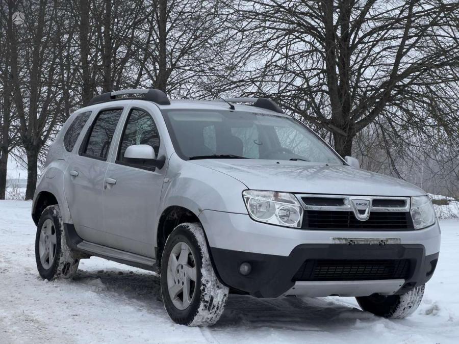 Grey Dacia Duster 2010 in Taurage, with an engine capacity of 1.46 L and mileage of 140 thousand km for 4300 €, photo 1 on AUTOMOTO.COM.LV