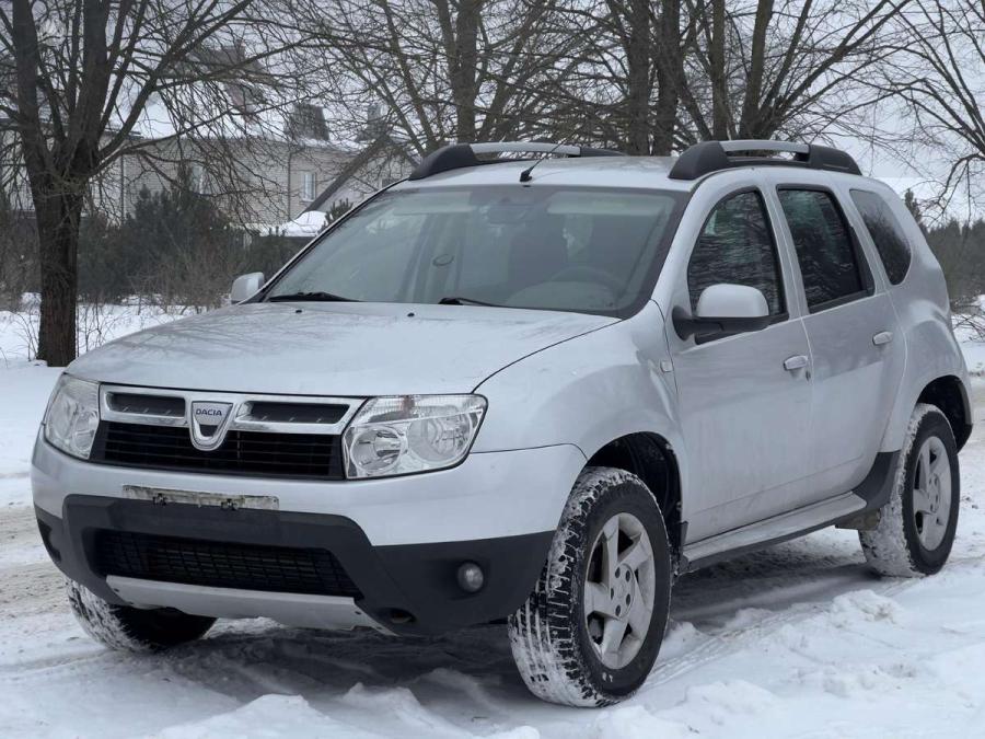Grey Dacia Duster 2010 in Taurage, with an engine capacity of 1.46 L and mileage of 140 thousand km for 4300 €, photo 2 on AUTOMOTO.COM.LV