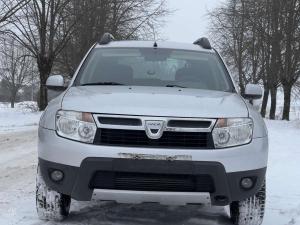 Grey Dacia Duster 2010 in Taurage, with an engine capacity of 1.46 L and mileage of 140 thousand km for 4300 €, photo 3 on AUTOMOTO.COM.LV