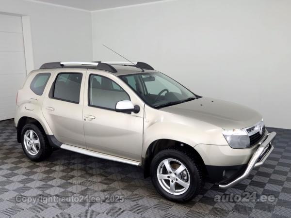 Pelēks Dacia Duster 2011 Tallina, ar dzinēja tilpumu 1.60 L un nobraukumu 319 tūkst. km par 2999 €, foto 1 vietnē AUTOMOTO.COM.LV