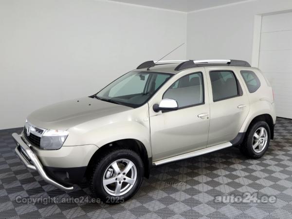 Pelēks Dacia Duster 2011 Tallina, ar dzinēja tilpumu 1.60 L un nobraukumu 319 tūkst. km par 2999 €, foto 2 vietnē AUTOMOTO.COM.LV
