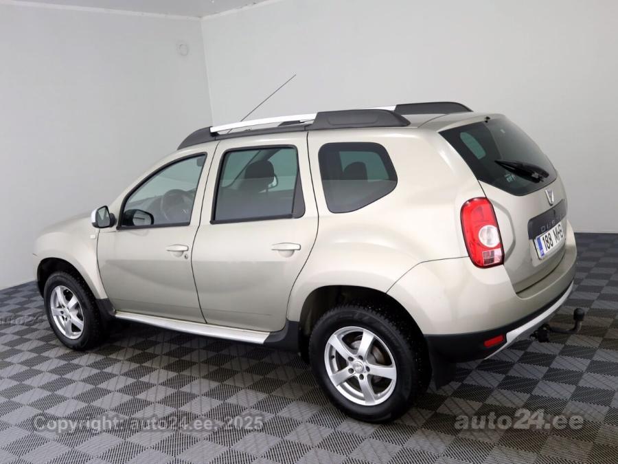Pelēks Dacia Duster 2011 Tallina, ar dzinēja tilpumu 1.60 L un nobraukumu 319 tūkst. km par 2999 €, foto 4 vietnē AUTOMOTO.COM.LV