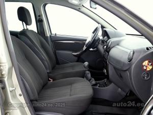 Pelēks Dacia Duster 2011 Tallina, ar dzinēja tilpumu 1.60 L un nobraukumu 319 tūkst. km par 2999 €, foto 6 vietnē AUTOMOTO.COM.LV
