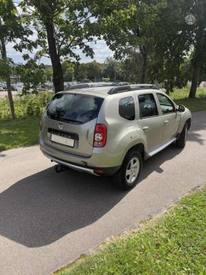 Pelēks Dacia Duster 2011 Alīta, ar dzinēja tilpumu 1.60 L un nobraukumu 197 tūkst. km par 5450 €, foto 5 vietnē AUTOMOTO.COM.LV