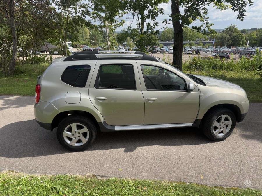 Pelēks Dacia Duster 2011 Alīta, ar dzinēja tilpumu 1.60 L un nobraukumu 197 tūkst. km par 5450 €, foto 8 vietnē AUTOMOTO.COM.LV