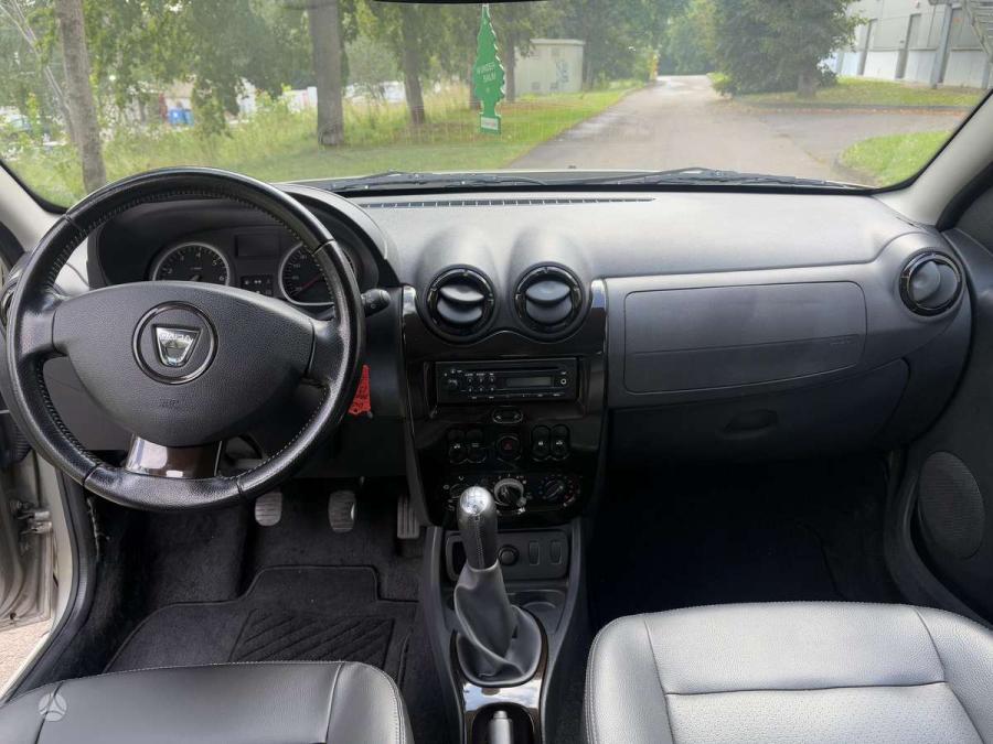 Pelēks Dacia Duster 2011 Alīta, ar dzinēja tilpumu 1.60 L un nobraukumu 197 tūkst. km par 5450 €, foto 10 vietnē AUTOMOTO.COM.LV