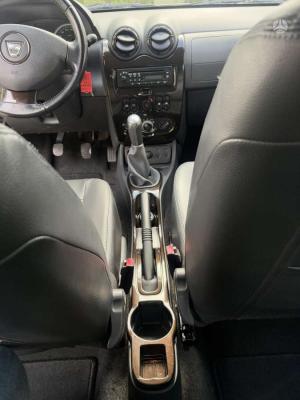 Pelēks Dacia Duster 2011 Alīta, ar dzinēja tilpumu 1.60 L un nobraukumu 197 tūkst. km par 5450 €, foto 11 vietnē AUTOMOTO.COM.LV