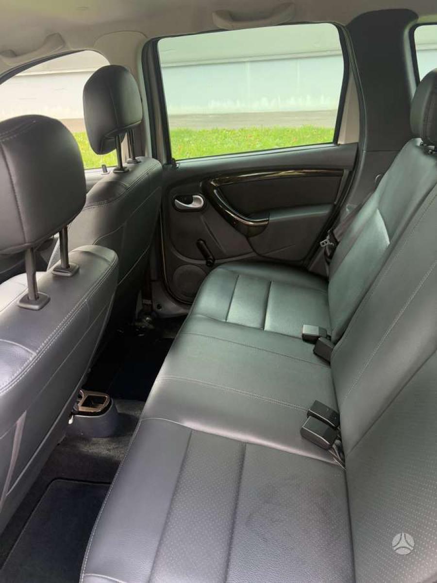 Pelēks Dacia Duster 2011 Alīta, ar dzinēja tilpumu 1.60 L un nobraukumu 197 tūkst. km par 5450 €, foto 12 vietnē AUTOMOTO.COM.LV