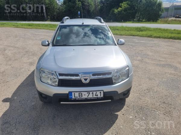Pelēks Dacia Duster 2012 Valmiera, ar dzinēja tilpumu 1.50 L un nobraukumu 281 tūkst. km par 4500 €, foto 1 vietnē AUTOMOTO.COM.LV
