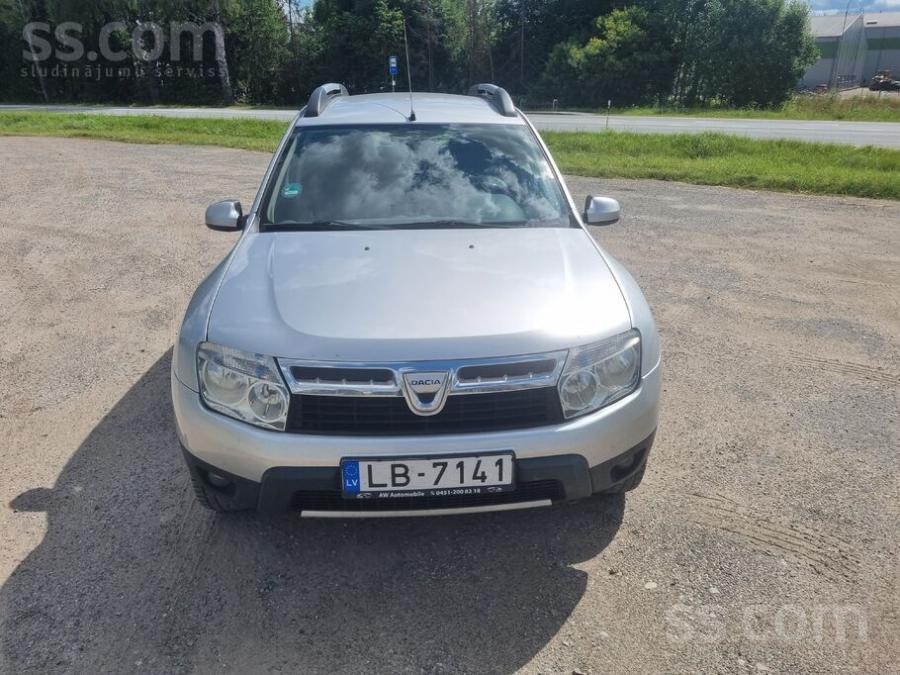 Pelēks Dacia Duster 2012 Valmiera, ar dzinēja tilpumu 1.50 L un nobraukumu 281 tūkst. km par 4500 €, foto 1 vietnē AUTOMOTO.COM.LV