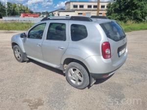 Pelēks Dacia Duster 2012 Valmiera, ar dzinēja tilpumu 1.50 L un nobraukumu 281 tūkst. km par 4500 €, foto 3 vietnē AUTOMOTO.COM.LV
