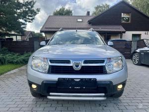 Grey Dacia Duster 2012 in Siauliai, with an engine capacity of 1.46 L and mileage of 208 thousand km for 4500 €, photo 3 on AUTOMOTO.COM.LV