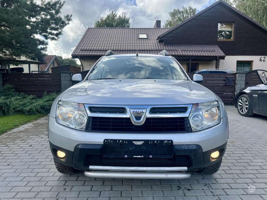 Grey Dacia Duster 2012 in Siauliai, with an engine capacity of 1.46 L and mileage of 208 thousand km for 4500 €, photo 3 on AUTOMOTO.COM.LV