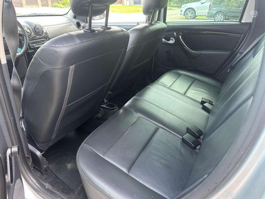 Grey Dacia Duster 2012 in Siauliai, with an engine capacity of 1.46 L and mileage of 208 thousand km for 4500 €, photo 33 on AUTOMOTO.COM.LV