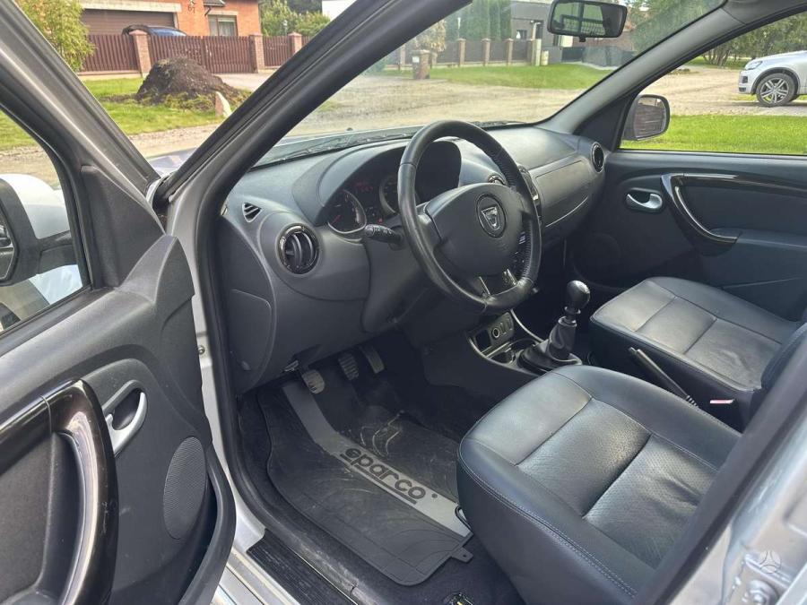 Pelēks Dacia Duster 2012 Šauļi, ar dzinēja tilpumu 1.46 L un nobraukumu 208 tūkst. km par 4500 €, foto 15 vietnē AUTOMOTO.COM.LV