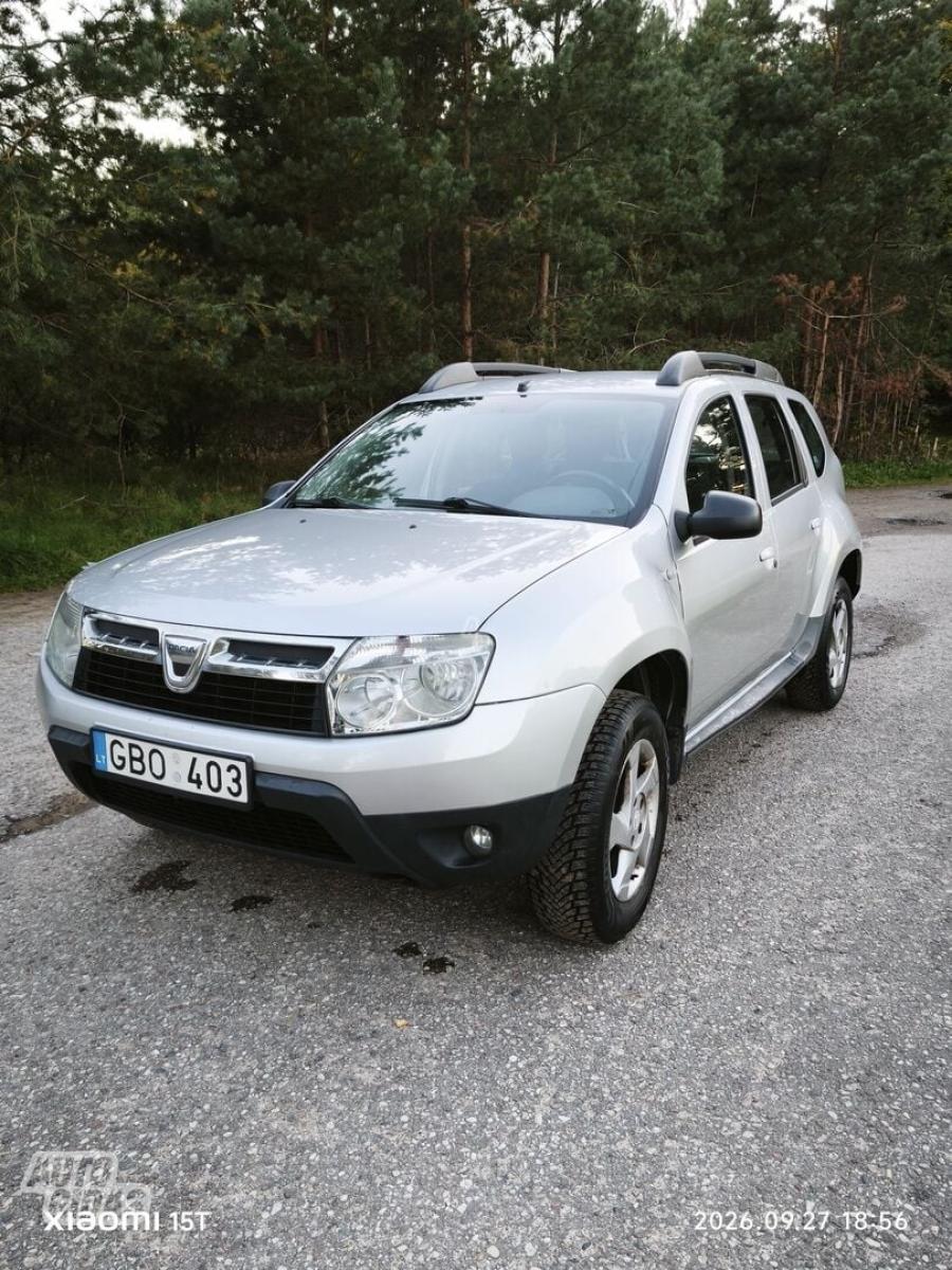 Grey Dacia Duster 2012 in Vilnius, with an engine capacity of 1.60 L and mileage of 142 thousand km for 4900 €, photo 1 on AUTOMOTO.COM.LV