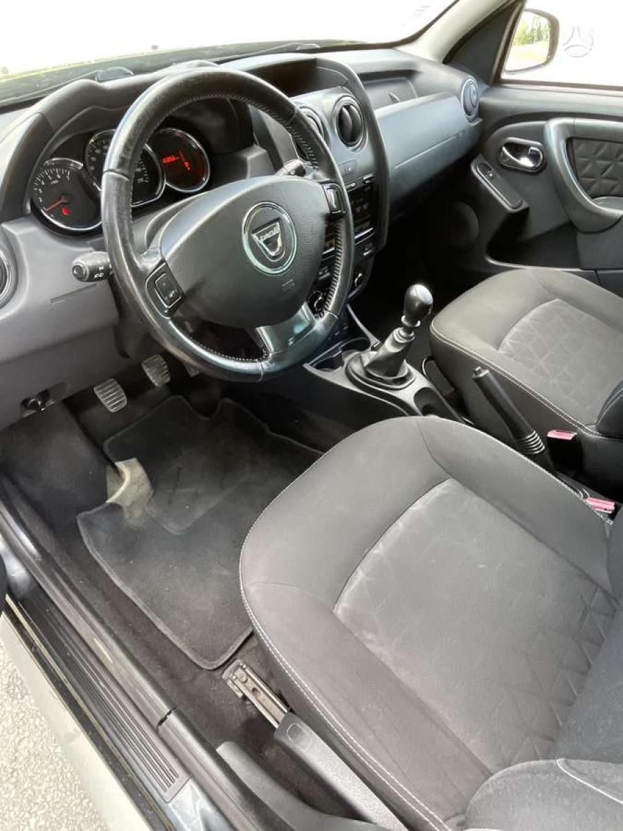 Pelēks Dacia Duster 2013 Tauragė, ar dzinēja tilpumu 1.20 L un nobraukumu 115 tūkst. km par 3900 €, foto 12 vietnē AUTOMOTO.COM.LV