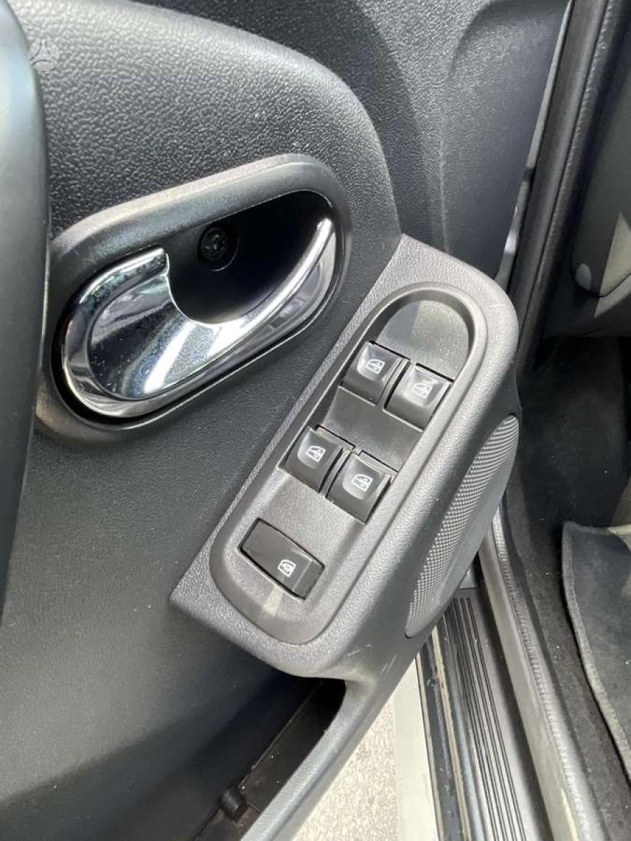 Pelēks Dacia Duster 2013 Tauragė, ar dzinēja tilpumu 1.20 L un nobraukumu 115 tūkst. km par 3900 €, foto 14 vietnē AUTOMOTO.COM.LV