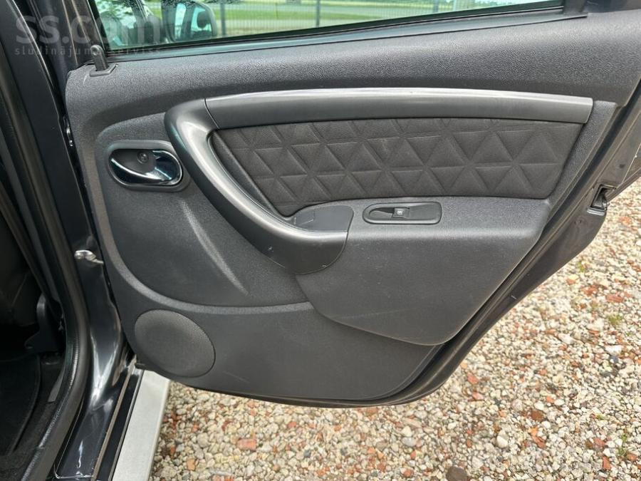 Pelēks Dacia Duster 2013 Cēsis, ar dzinēja tilpumu 1.20 L un nobraukumu 0 tūkst. km par 6900 €, foto 21 vietnē AUTOMOTO.COM.LV