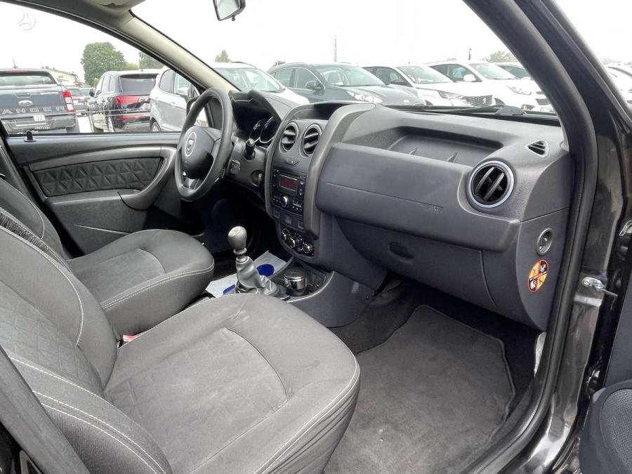 Pelēks Dacia Duster 2014 Tauragė, ar dzinēja tilpumu 1.20 L un nobraukumu 135 tūkst. km par 4500 €, foto 15 vietnē AUTOMOTO.COM.LV