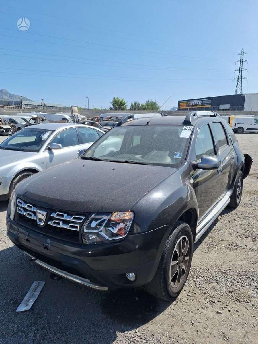 Grey Dacia Duster 2015 in Taurage, with an engine capacity of 1.50 L and mileage of 107 thousand km for 2500 €, photo 5 on AUTOMOTO.COM.LV