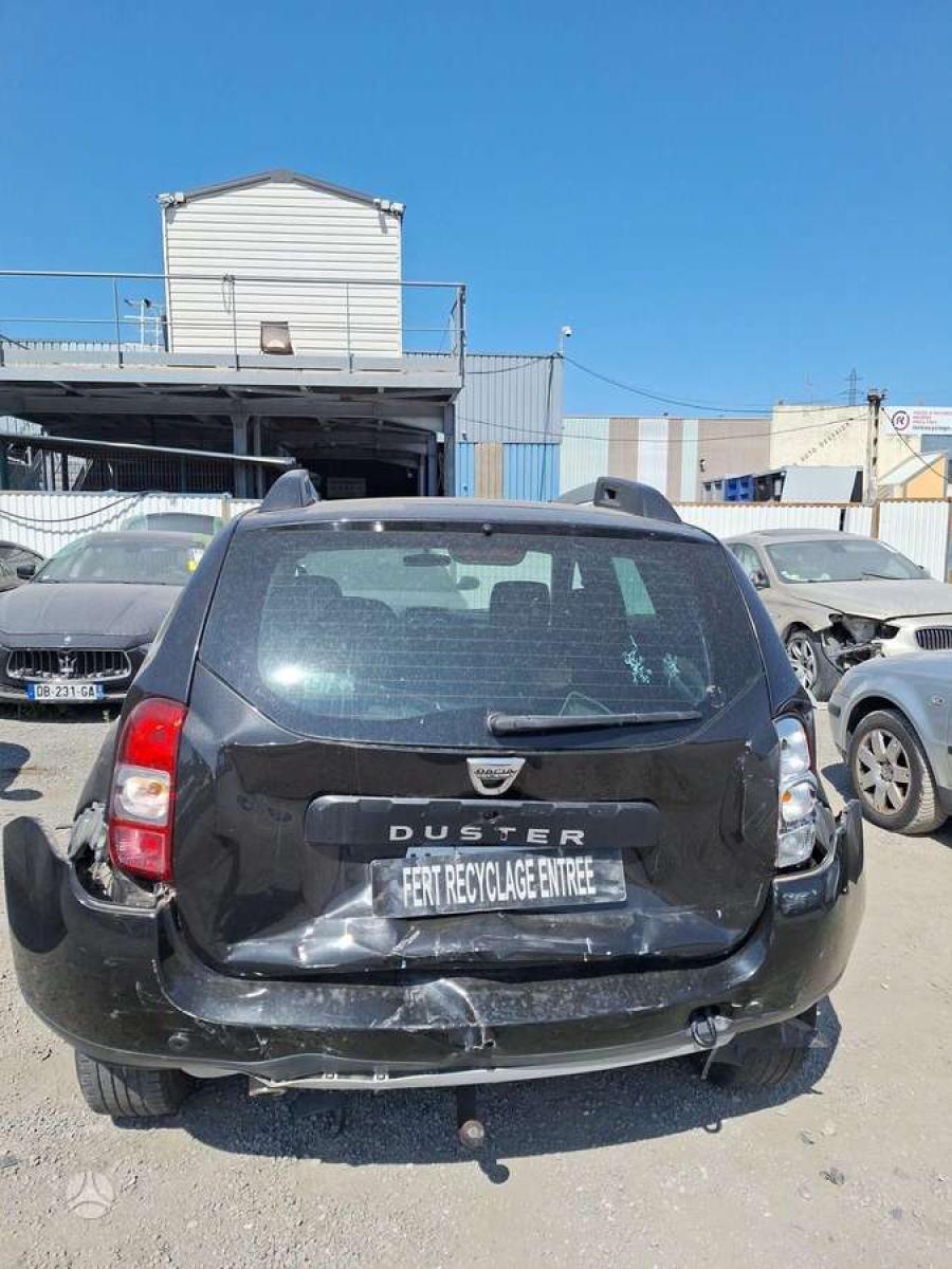 Grey Dacia Duster 2015 in Taurage, with an engine capacity of 1.50 L and mileage of 107 thousand km for 2500 €, photo 6 on AUTOMOTO.COM.LV