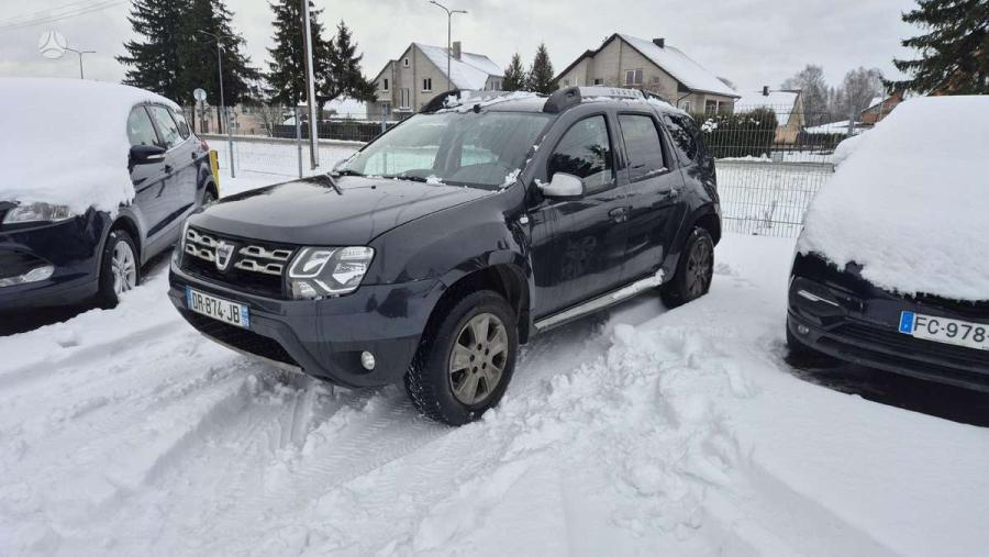 Grey Dacia Duster 2015 in Taurage, with an engine capacity of 1.46 L and mileage of 272 thousand km for 6400 €, photo 1 on AUTOMOTO.COM.LV