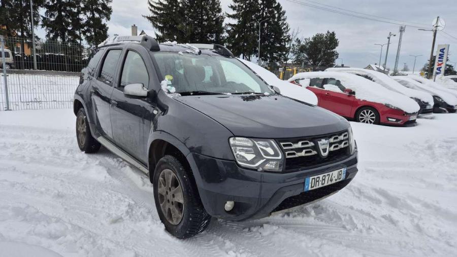 Grey Dacia Duster 2015 in Taurage, with an engine capacity of 1.46 L and mileage of 272 thousand km for 6400 €, photo 2 on AUTOMOTO.COM.LV