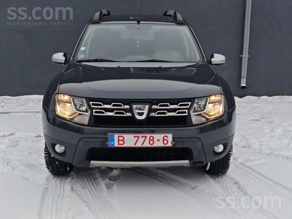 Grey Dacia Duster 2015 in Ogre, with an engine capacity of 1.20 L and mileage of 88 thousand km for 6995 €, photo 1 on AUTOMOTO.COM.LV