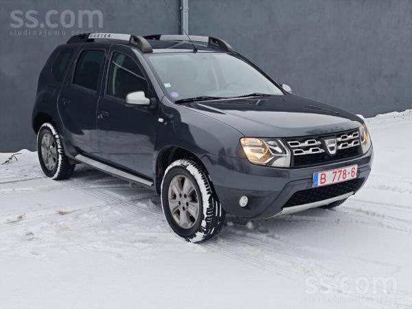 Grey Dacia Duster 2015 in Ogre, with an engine capacity of 1.20 L and mileage of 88 thousand km for 6995 €, photo 2 on AUTOMOTO.COM.LV