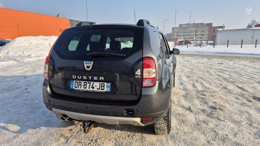 Grey Dacia Duster 2015 in Taurage, with an engine capacity of 1.46 L and mileage of 272 thousand km for 6100 €, photo 7 on AUTOMOTO.COM.LV