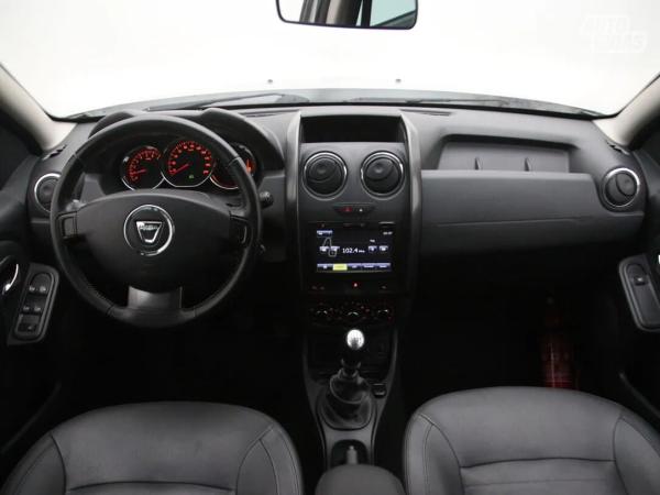 Grey Dacia Duster 2015 in Vilnius, with an engine capacity of 1.50 L and mileage of 228 thousand km for 6599 €, photo 2 on AUTOMOTO.COM.LV
