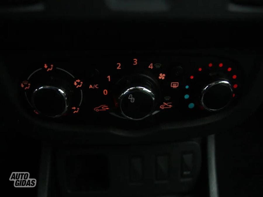 Pelēks Dacia Duster 2015 Viļņa, ar dzinēja tilpumu 1.50 L un nobraukumu 228 tūkst. km par 6599 €, foto 21 vietnē AUTOMOTO.COM.LV