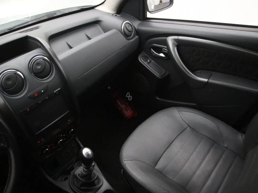 Pelēks Dacia Duster 2015 Viļņa, ar dzinēja tilpumu 1.50 L un nobraukumu 228 tūkst. km par 6599 €, foto 22 vietnē AUTOMOTO.COM.LV