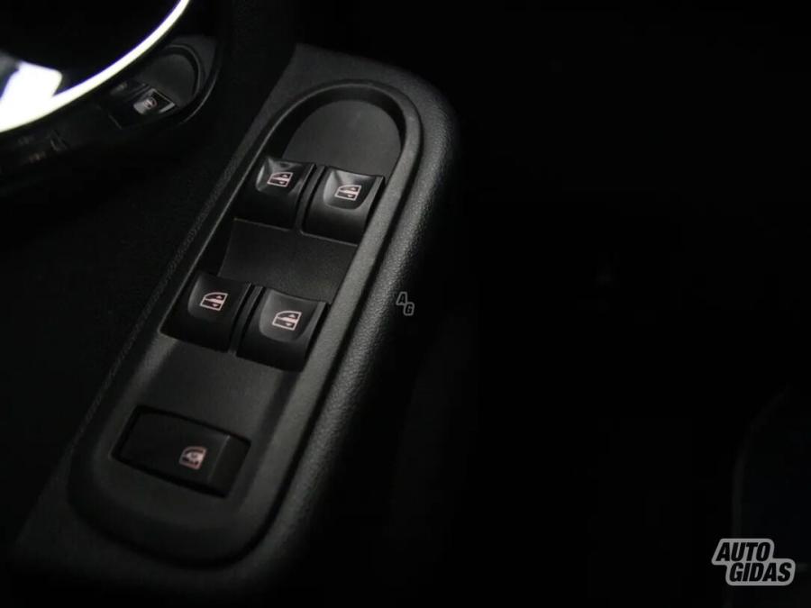 Pelēks Dacia Duster 2015 Viļņa, ar dzinēja tilpumu 1.50 L un nobraukumu 228 tūkst. km par 6599 €, foto 26 vietnē AUTOMOTO.COM.LV