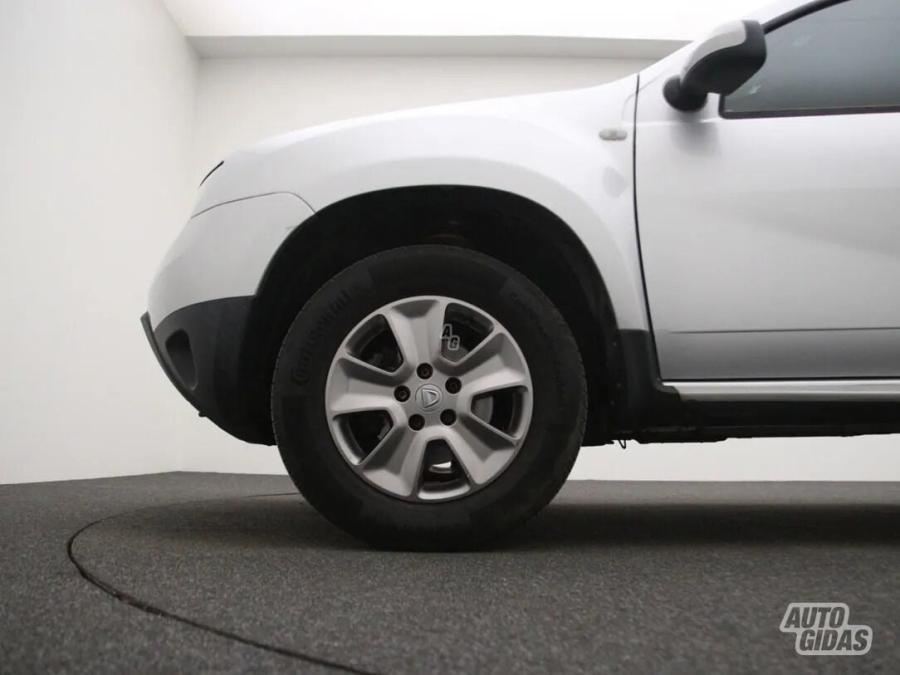 Pelēks Dacia Duster 2015 Viļņa, ar dzinēja tilpumu 1.50 L un nobraukumu 228 tūkst. km par 6599 €, foto 27 vietnē AUTOMOTO.COM.LV