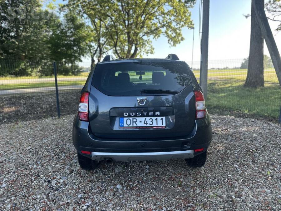 Grey Dacia Duster 2015 in Cesis, with an engine capacity of 1.20 L and mileage of 0 thousand km for 6900 €, photo 6 on AUTOMOTO.COM.LV