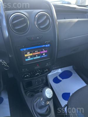 Grey Dacia Duster 2015 in Cesis, with an engine capacity of 1.20 L and mileage of 0 thousand km for 6900 €, photo 8 on AUTOMOTO.COM.LV
