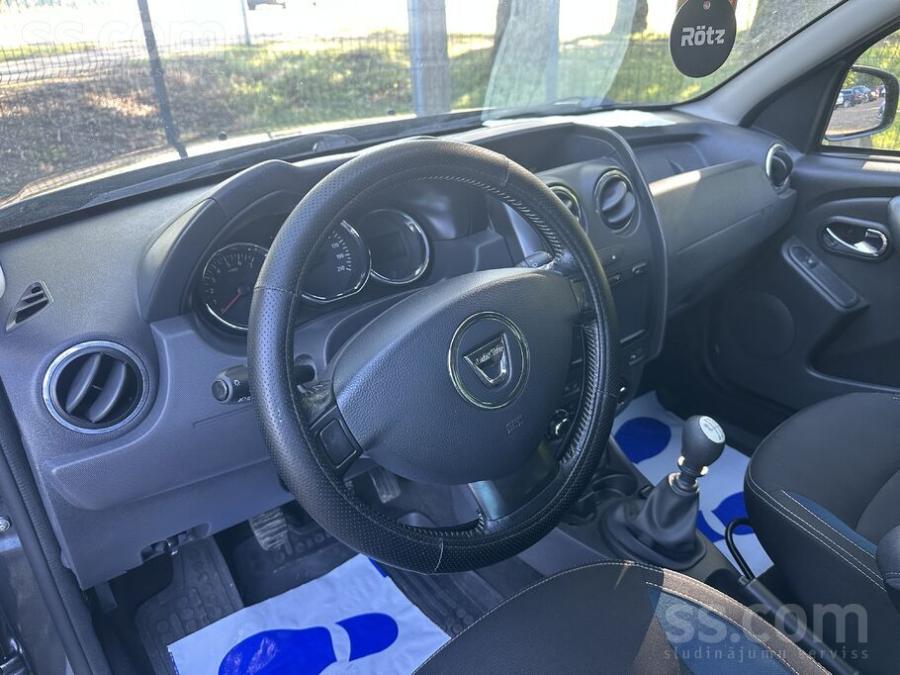 Grey Dacia Duster 2015 in Cesis, with an engine capacity of 1.20 L and mileage of 0 thousand km for 6900 €, photo 13 on AUTOMOTO.COM.LV