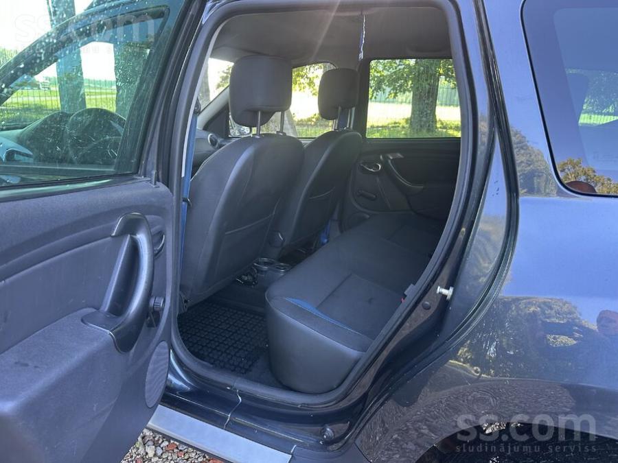 Grey Dacia Duster 2015 in Cesis, with an engine capacity of 1.20 L and mileage of 0 thousand km for 6900 €, photo 14 on AUTOMOTO.COM.LV