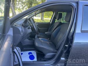 Grey Dacia Duster 2015 in Cesis, with an engine capacity of 1.20 L and mileage of 0 thousand km for 6900 €, photo 15 on AUTOMOTO.COM.LV