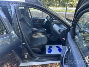 Grey Dacia Duster 2015 in Cesis, with an engine capacity of 1.20 L and mileage of 0 thousand km for 6900 €, photo 17 on AUTOMOTO.COM.LV