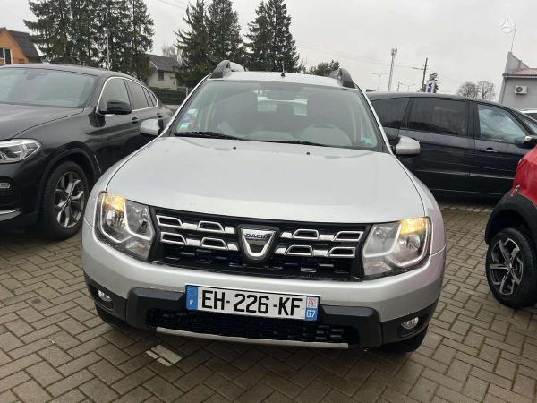 Grey Dacia Duster 2016 in Taurage, with an engine capacity of 1.20 L and mileage of 141 thousand km for 5300 €, photo 2 on AUTOMOTO.COM.LV