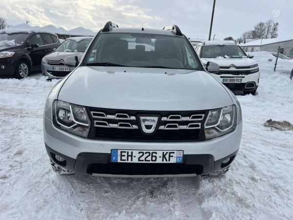 Grey Dacia Duster 2016 in Taurage, with an engine capacity of 1.20 L and mileage of 141 thousand km for 5200 €, photo 2 on AUTOMOTO.COM.LV